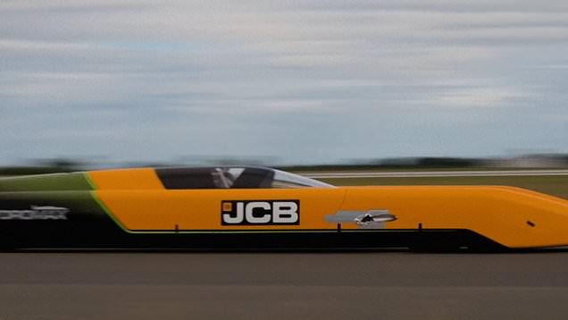 World's fastest man tests hydrogen powered car using JCB digger engines ...