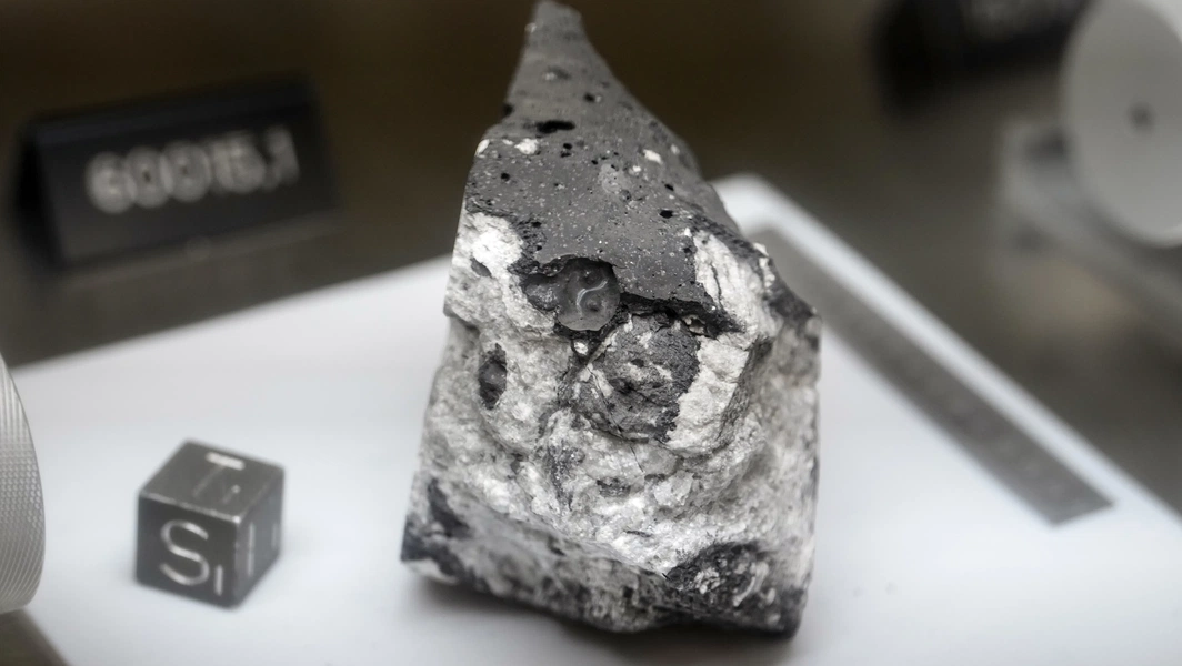 Ancient moon meteorite reveals three massive impacts