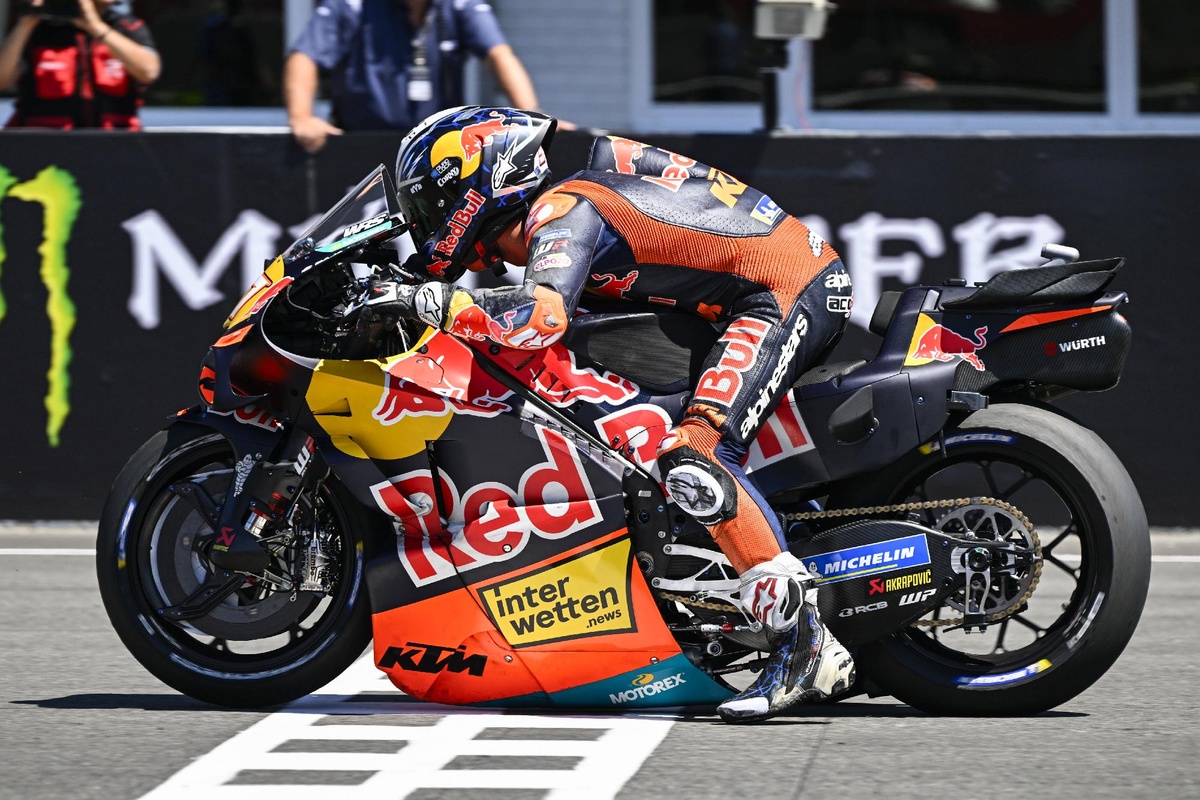 Acosta points out the major flaw in MotoGP's plan to ban front holeshot ...
