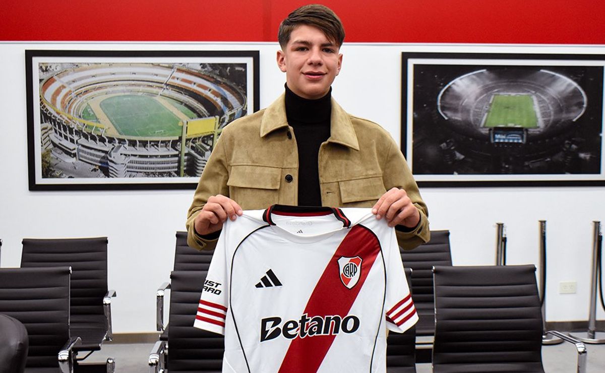 Bautista Giménez, de la Séptima División, firmó su primer contrato con ...