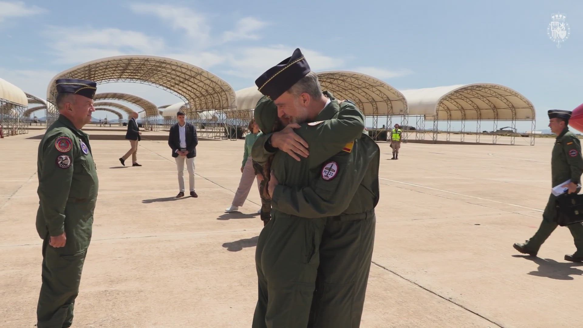La princesa Leonor realiza un vuelo de instrucción junto al rey Felipe