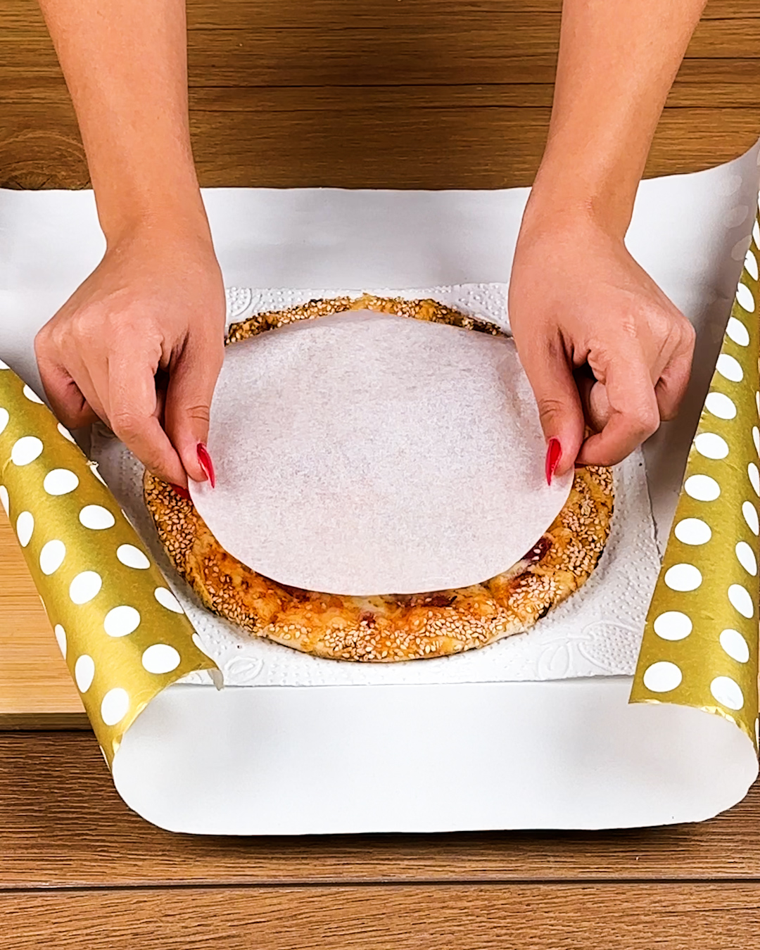 Wrap a pizza the easy way to gift your pizza enthusiastic friend 🍕