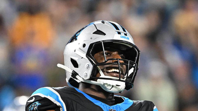 Panthers should add proven defender DaQuan Jones to thin defensive front