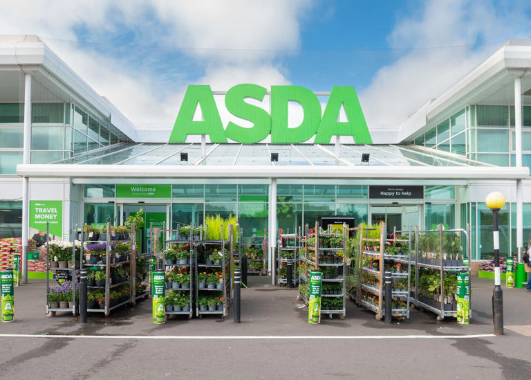 Asda tumbles to near-£1bn loss amid heavy price cutting
