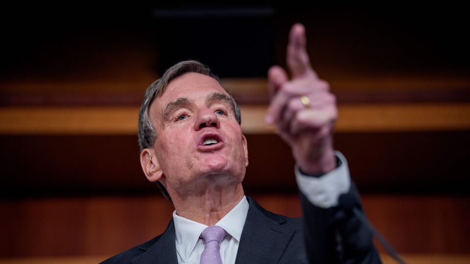 US acting spy chief Bill Pulte seeks to fire hundreds of staff, seeks ...