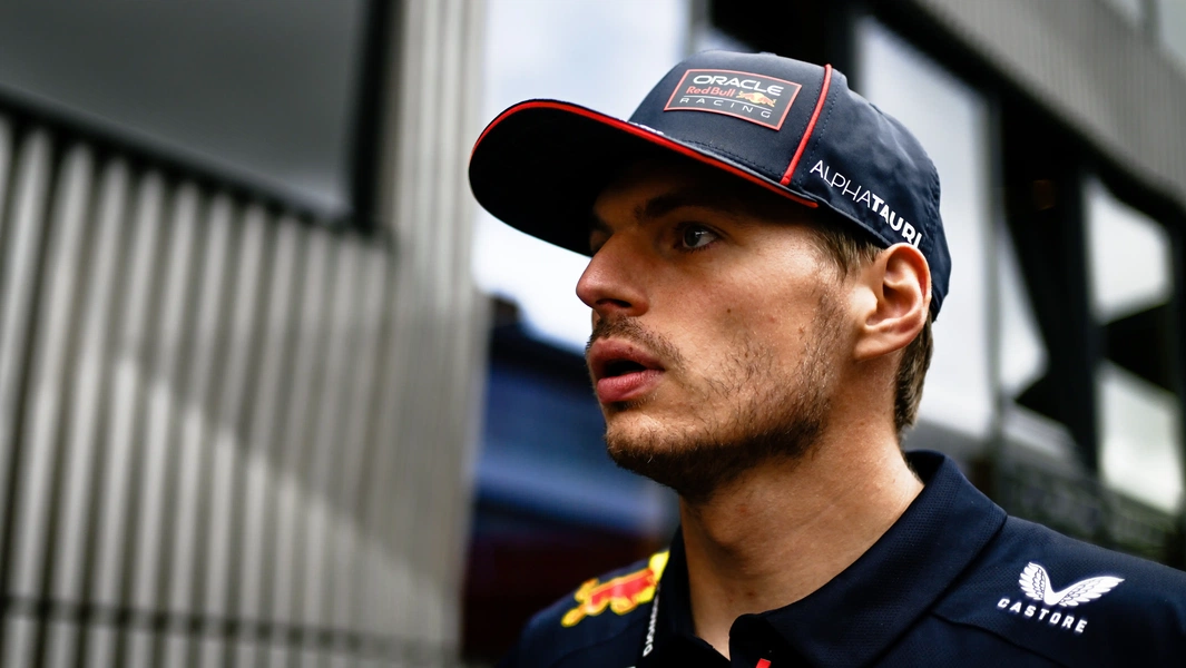 Verstappen eyes pre-summer call on Red Bull future amid clause talk