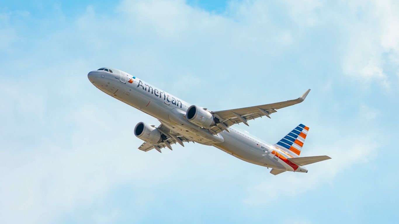 Court dismisses lawsuit over American Airlines' controversial uniforms
