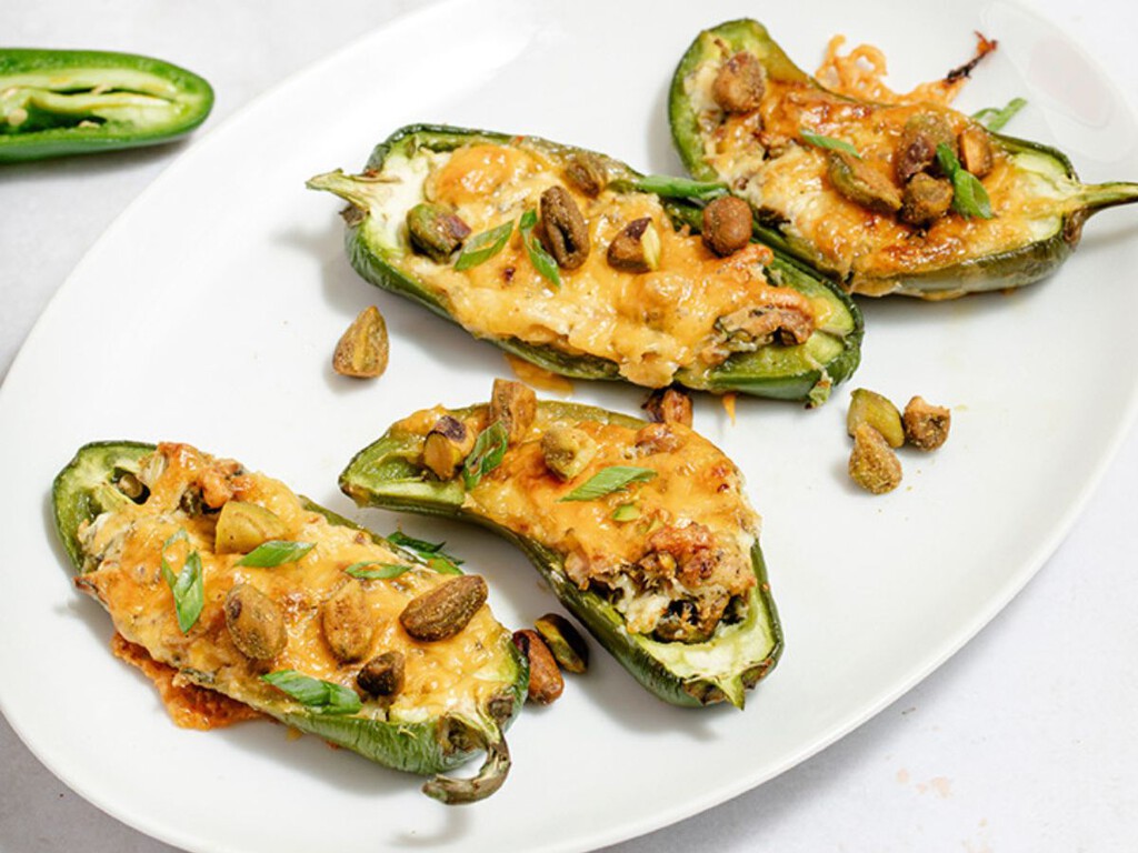 Cómo hacer una botana de jalapeños en escabeche rellenos de queso y ...