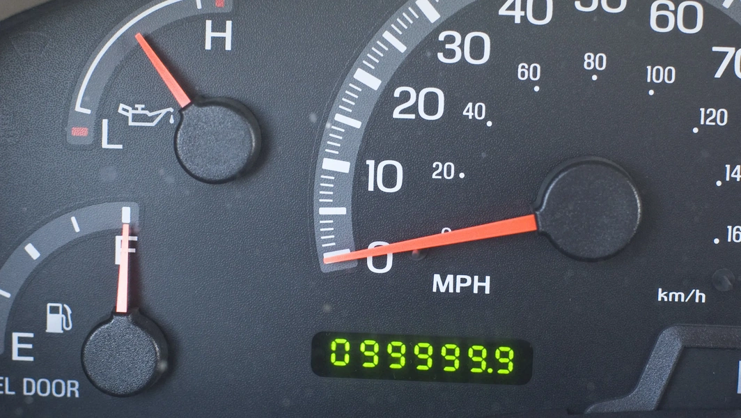 9 cars with the best and worst high-mileage records