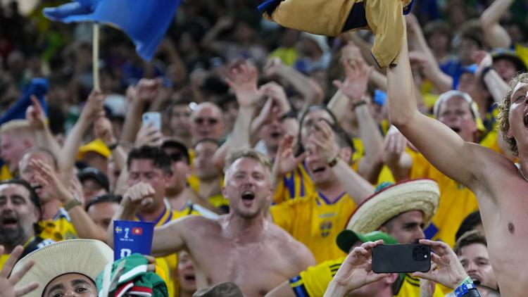 Swedish fans plan to march to Houston Stadium before the team's game ...