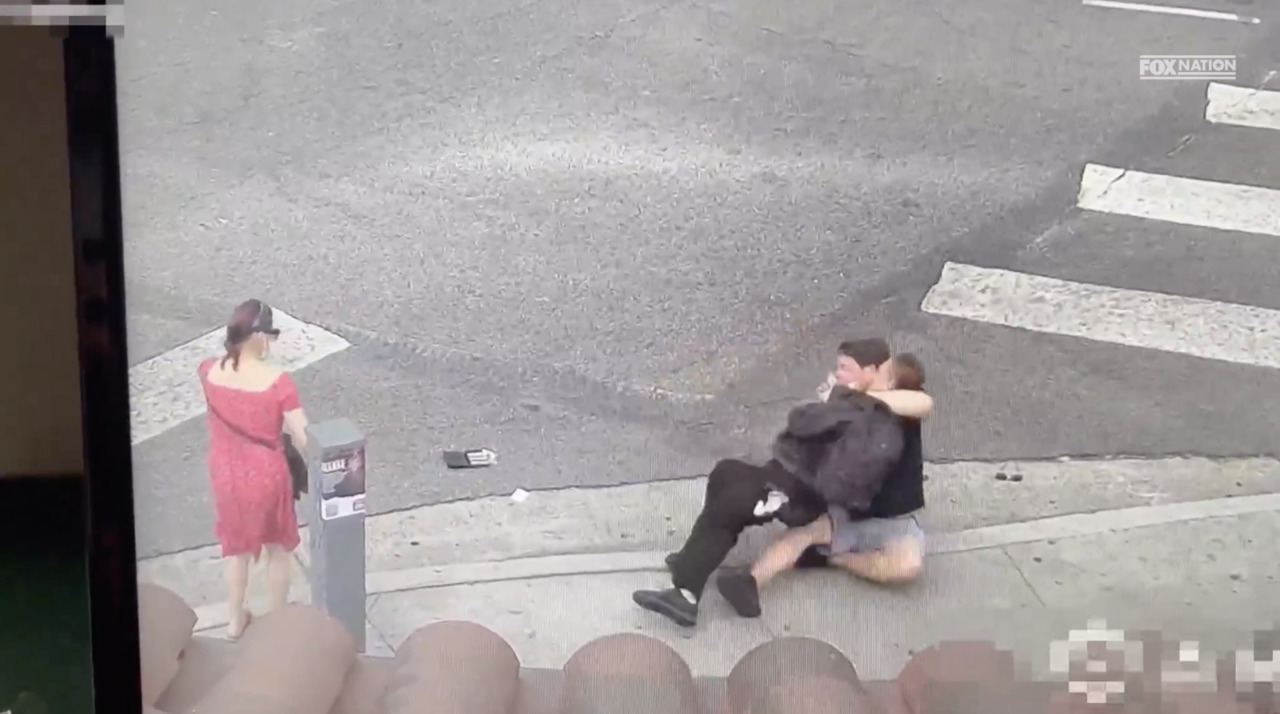 CrimeCam 24/7: Good Samaritan tackles robbery suspect after elderly man ...