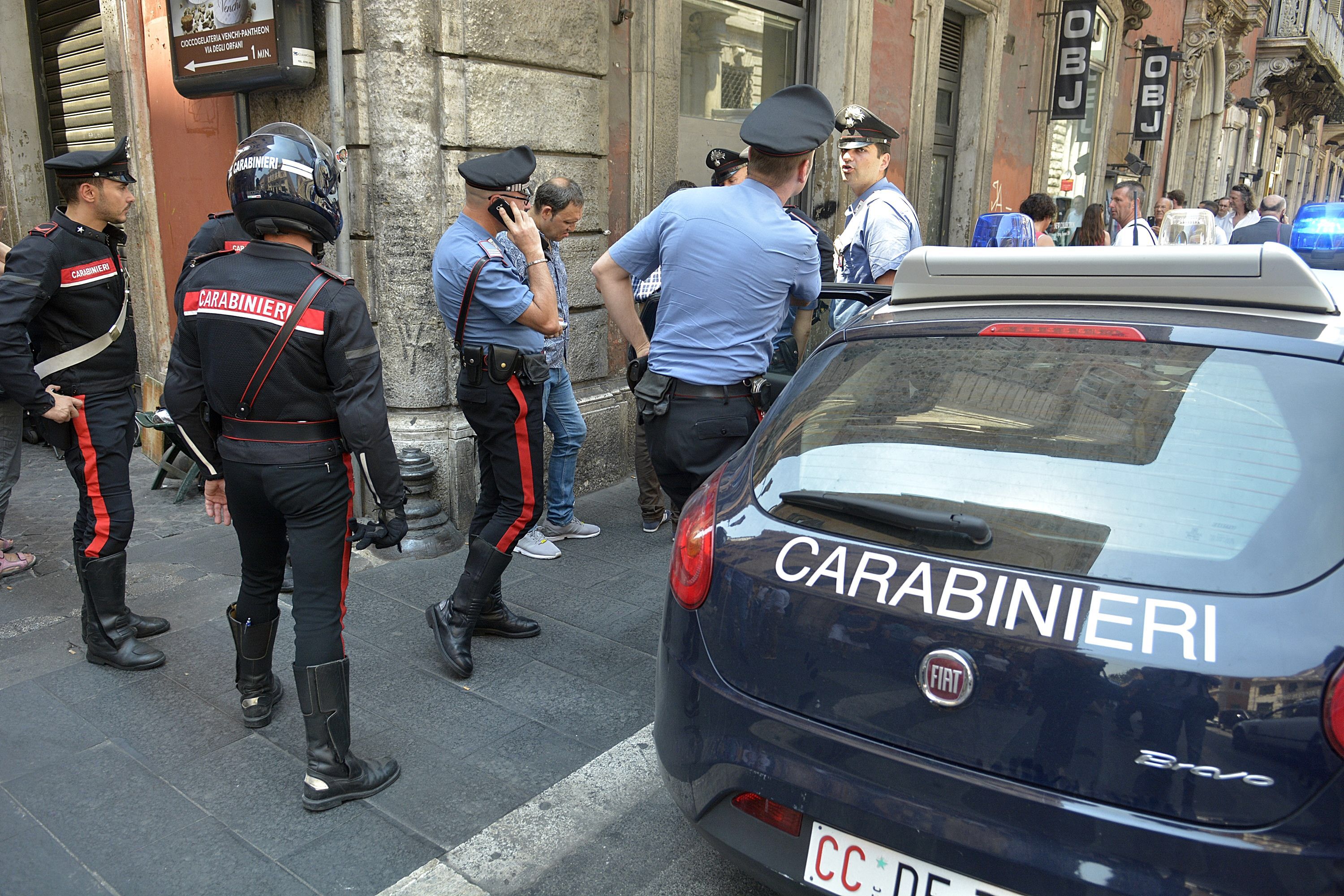 Mafia, estorsioni ai commercianti a Roma: arrestato Domenica Spada ...