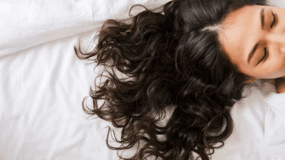 Millions of Women Sleep With Wet HairHere Are 6 Reasons Beauty Experts ...