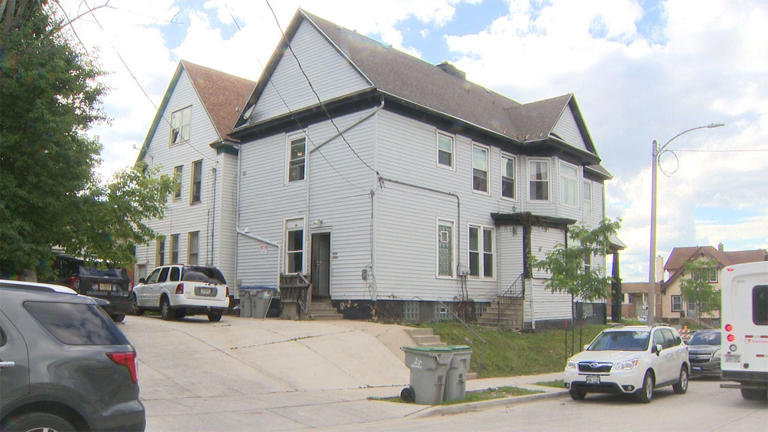 Milwaukee 6-year-old child falls out 2nd story window