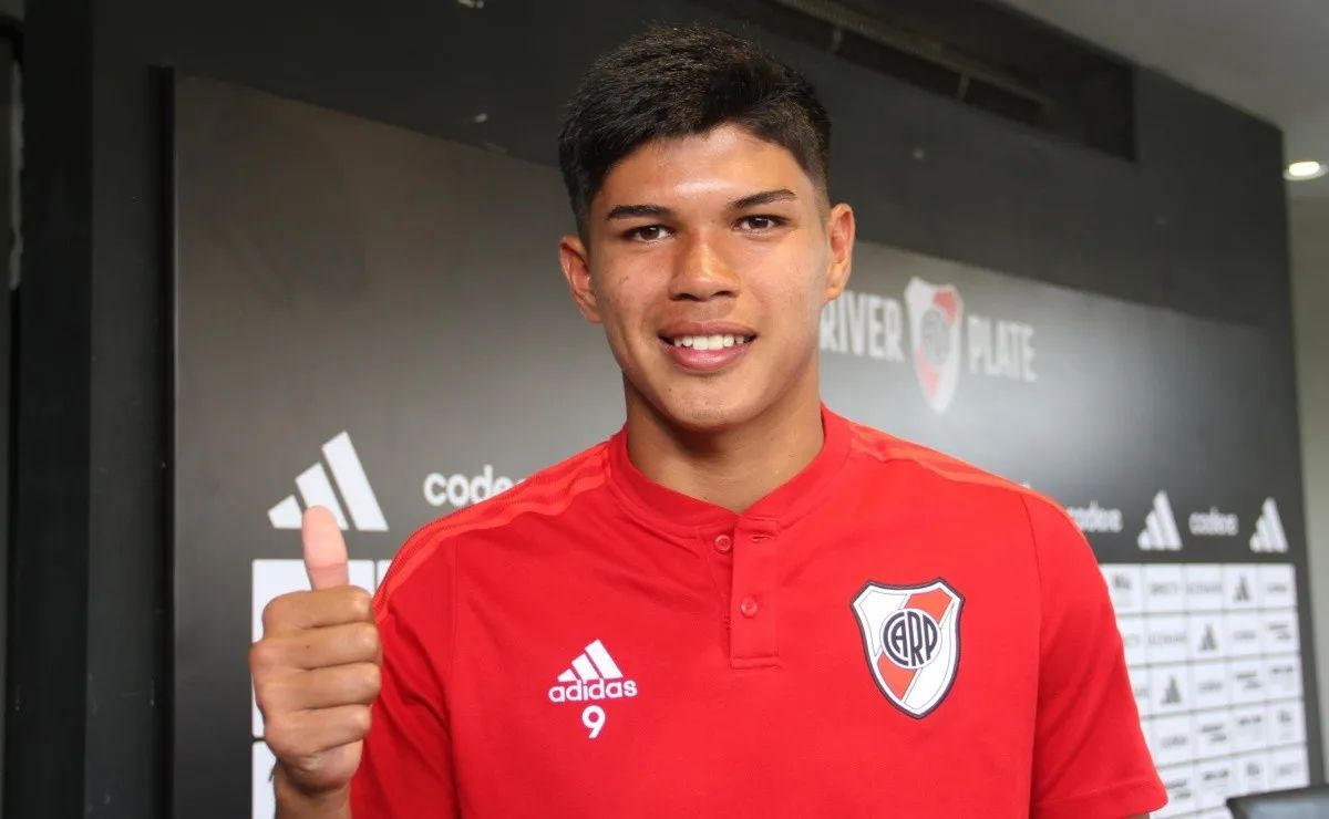 Alexis González rescindirá su préstamo en Sarmiento de Junín y volverá ...