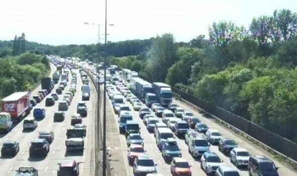 M25 traffic live: All traffic stopped on motorway after coach fire - 58 ...