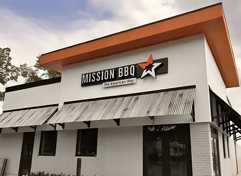 5 restaurant chains with the best BBQ combination platters, according ...