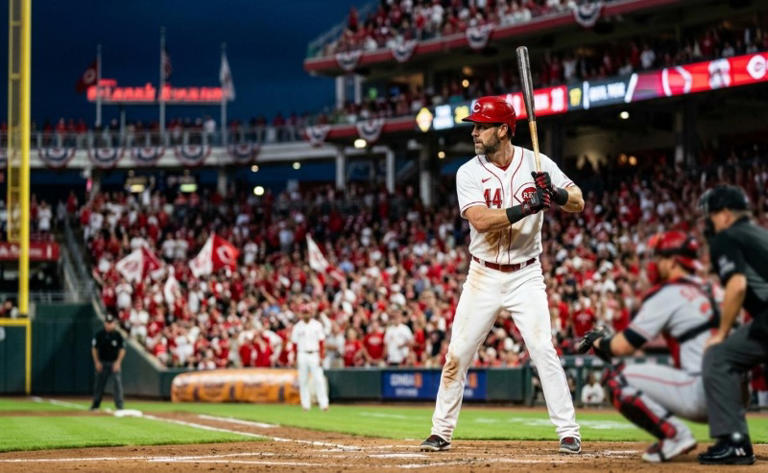 Phillies urged to sign veteran slugger after Angels cut him loose amid ...