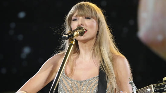 8 celebrities who have weird hobbies