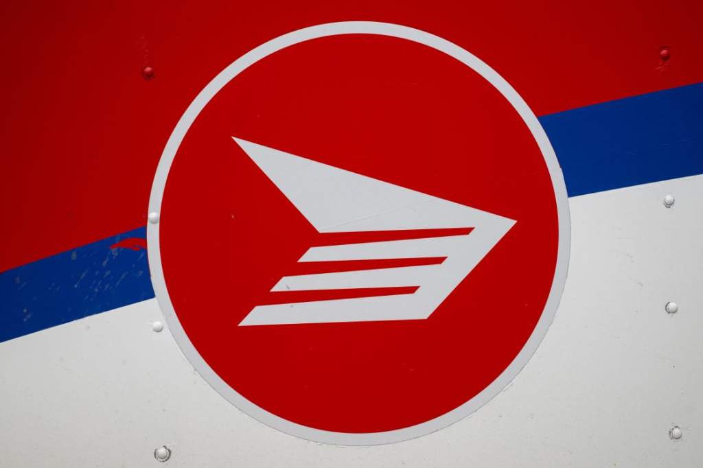 Canada Post signs deal with union, ends years of labour uncertainty
