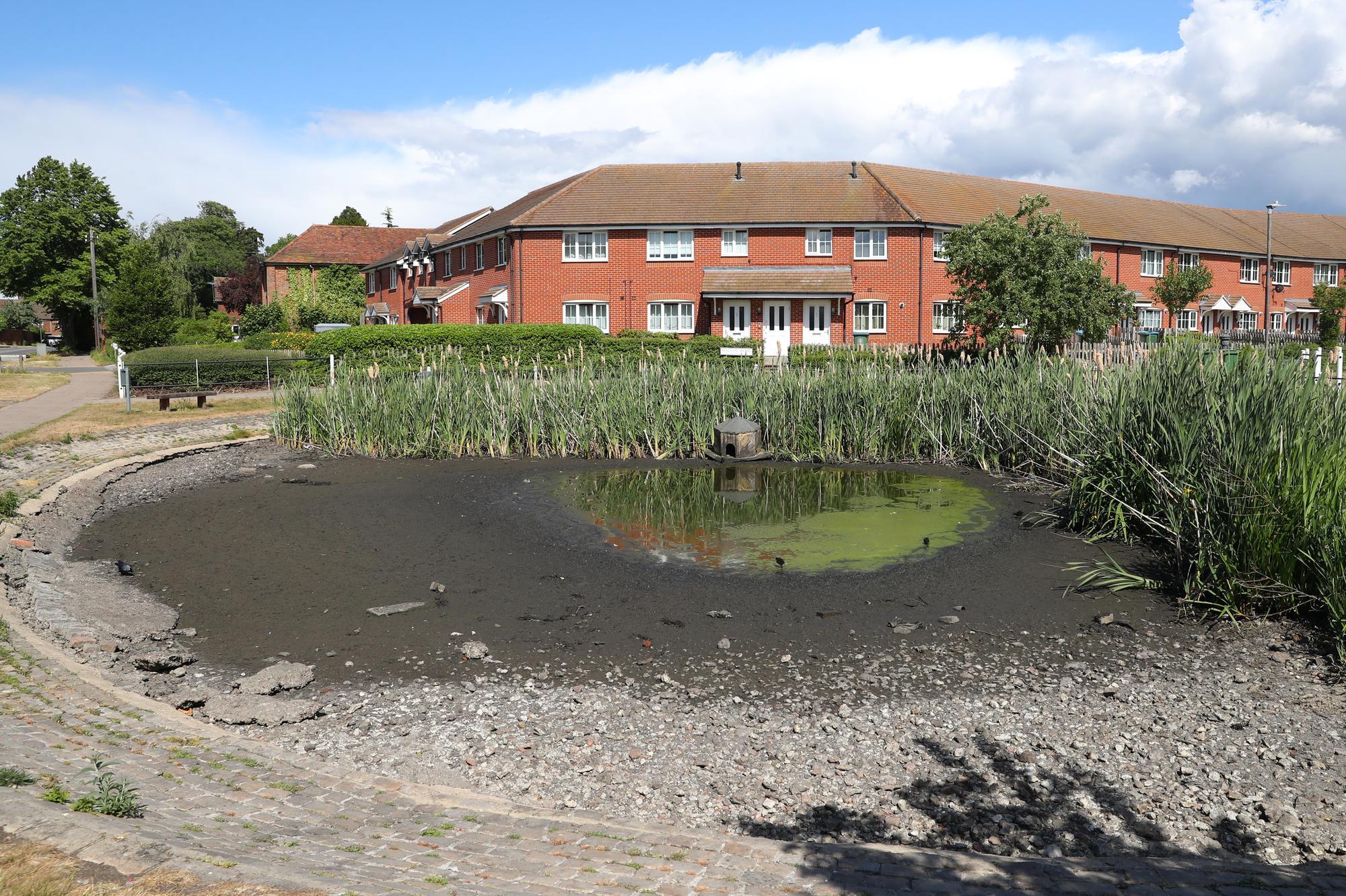 Amber warning for extreme heat issued for Aylesbury to coincide with ...