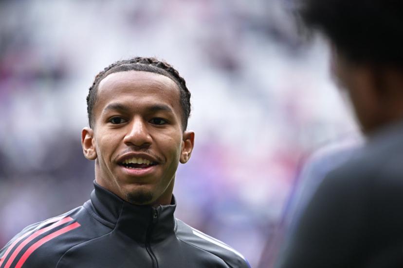 Kango va signer pro à l'OL