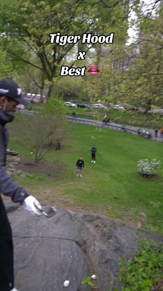 Marshmallow golf trick shots in the park
