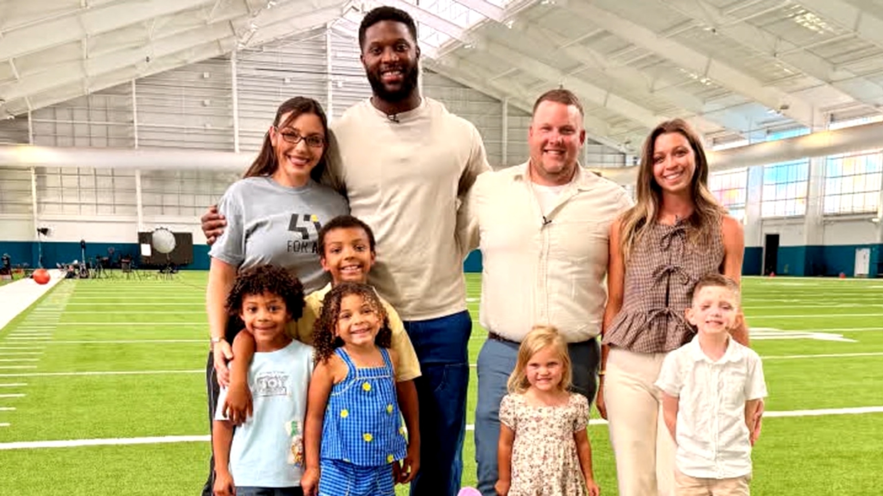 Jaguars' Josh Hines-Allen surprises deserving dad