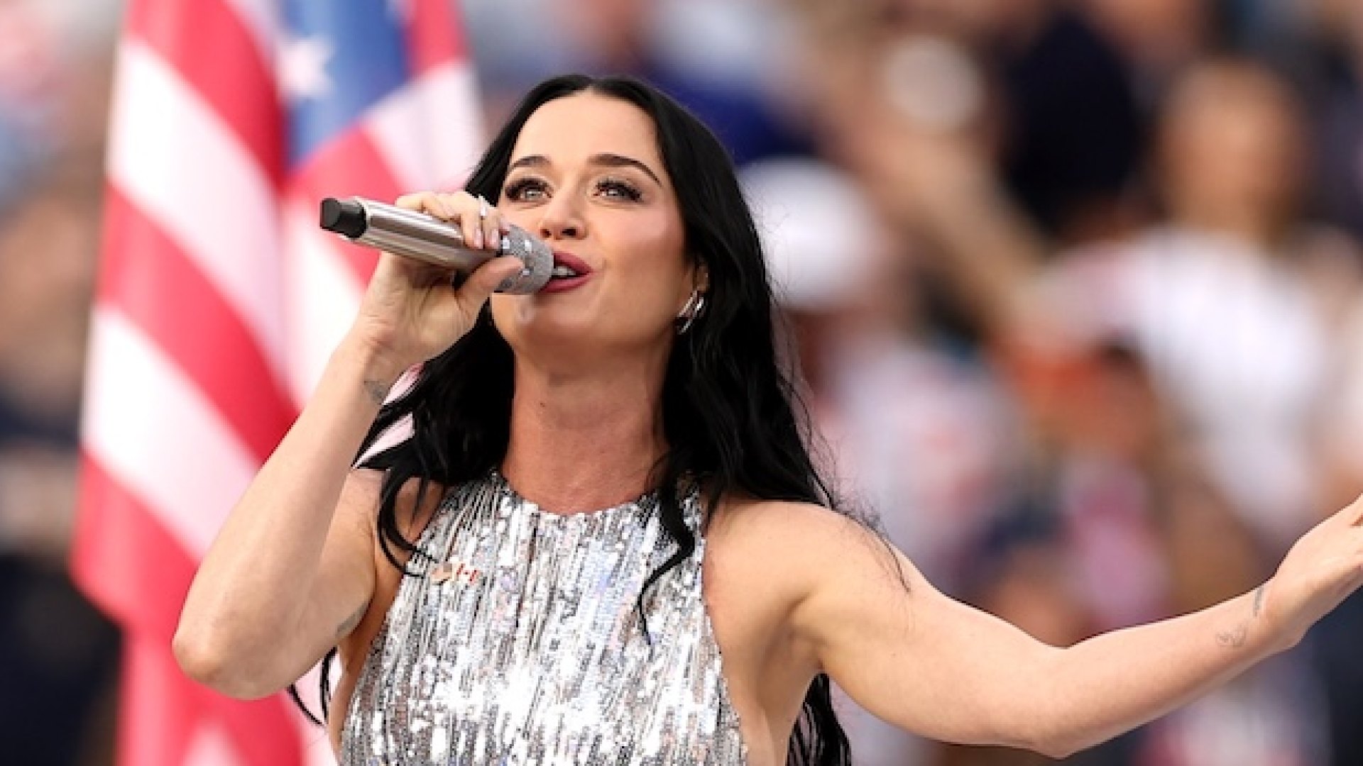 Katy Perry 'rejects' calls from her exes during onstage performance