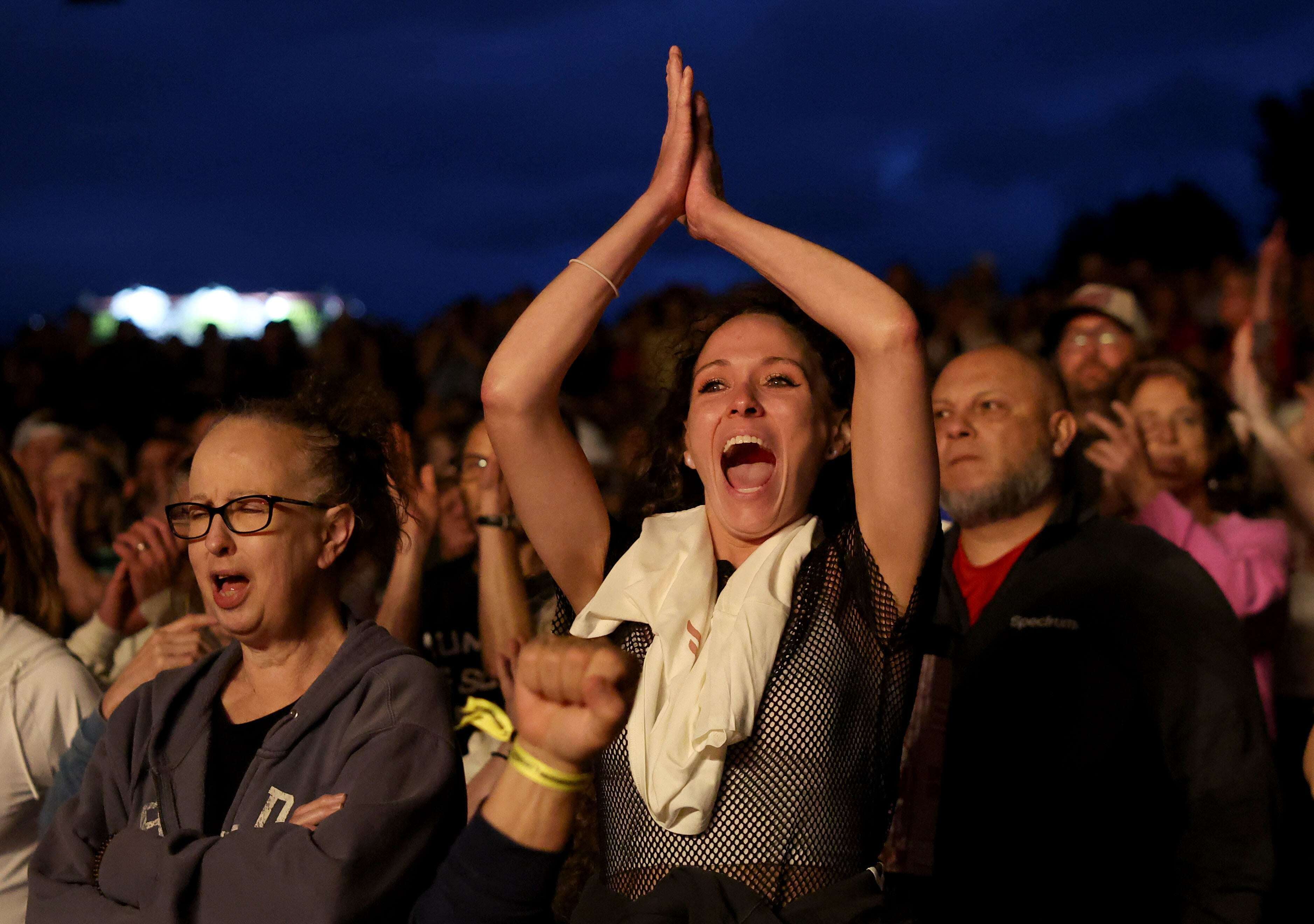 Mumford & Sons ignite Syracuse with relentless momentum, touch of World ...