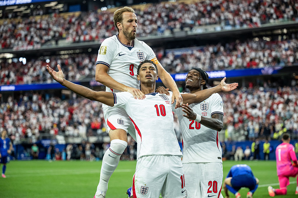 FIFA ban England fans from flying flag at the World Cup