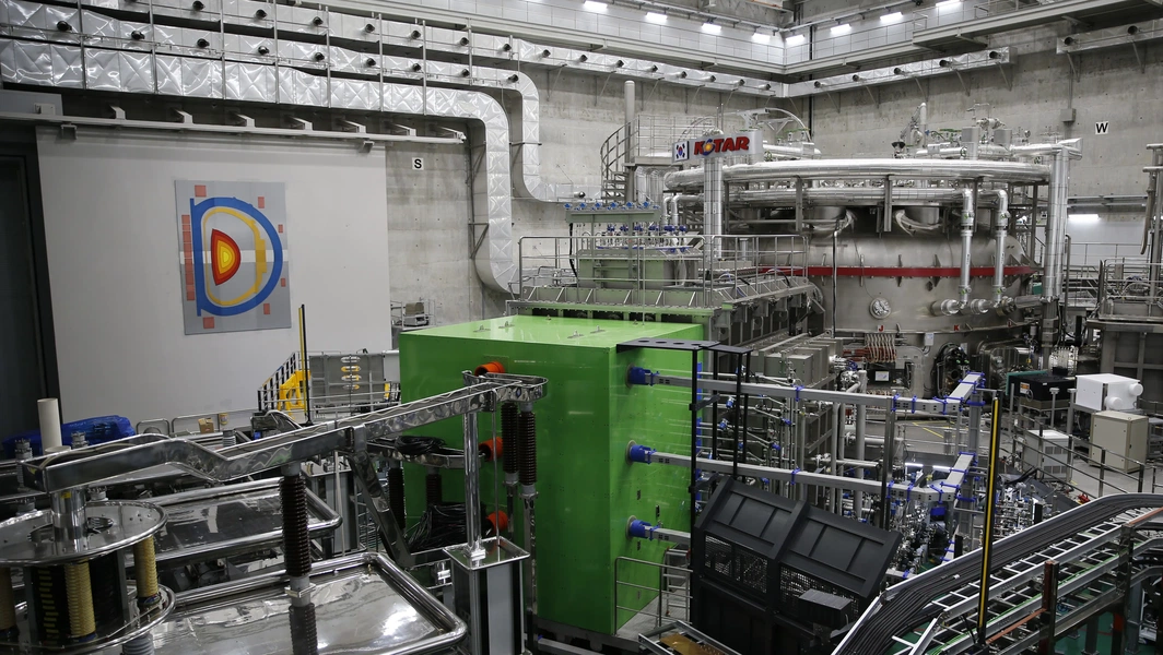 Advances and challenges in nuclear fusion