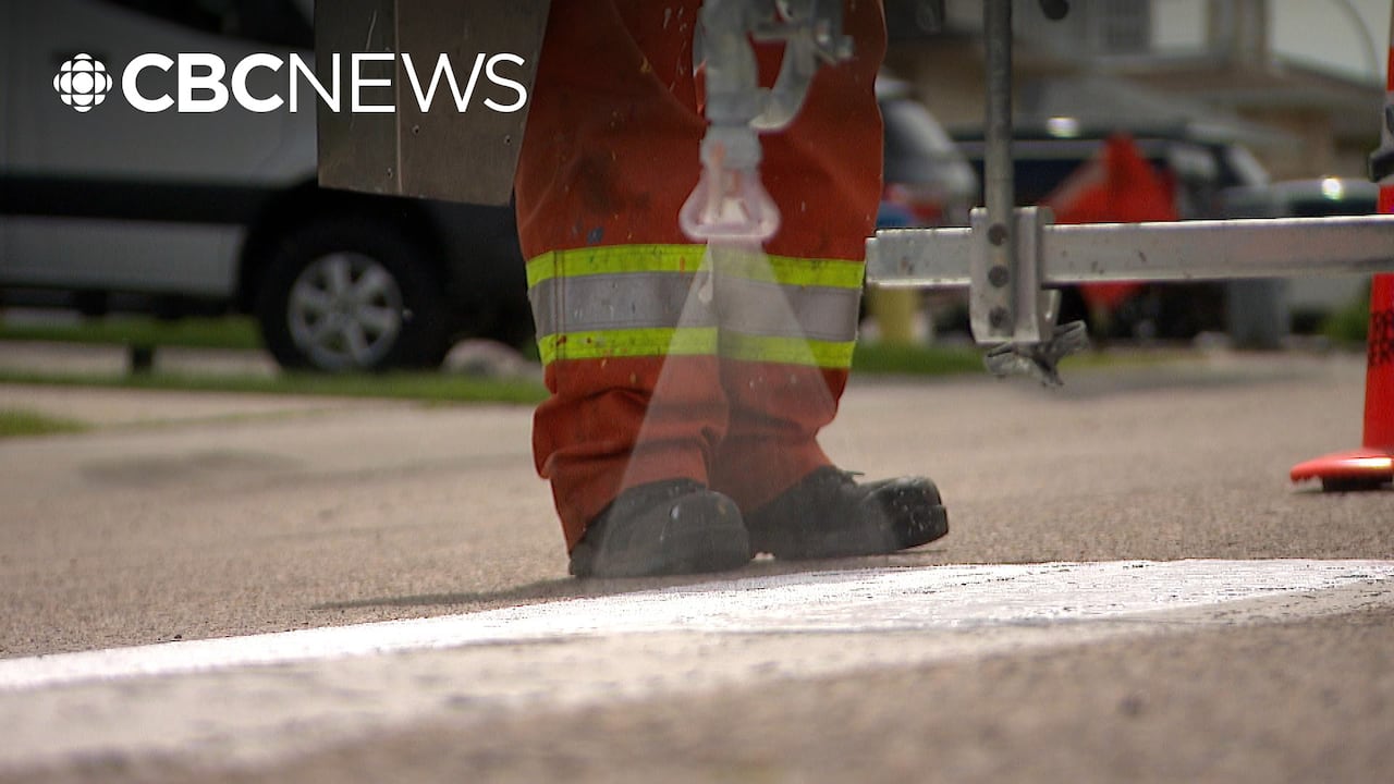 Faded traffic lines on Edmonton roads prompt dozens of 311 calls