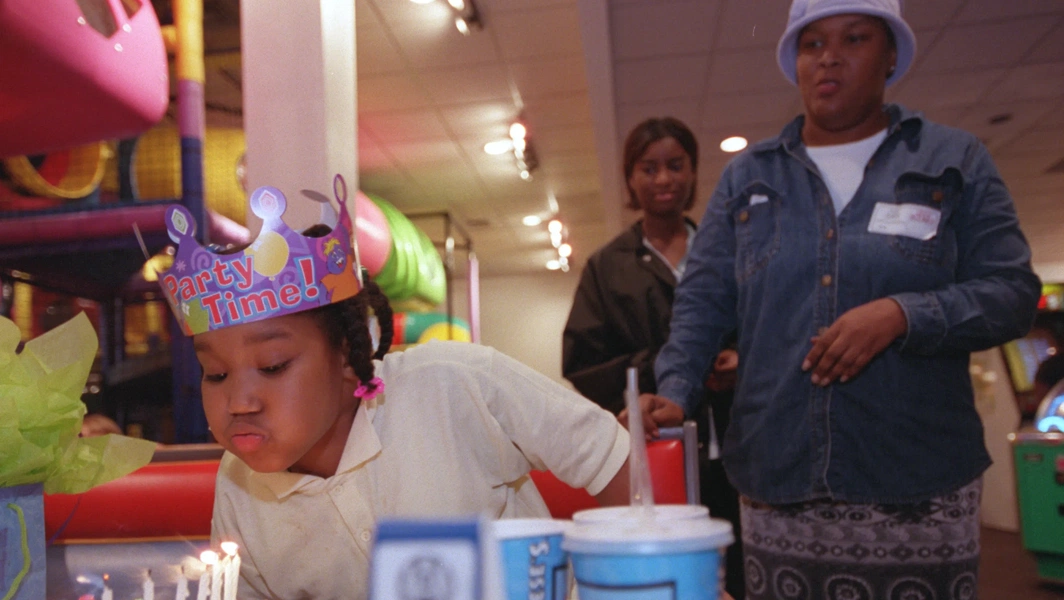 7 nostalgic Chuck E Cheese birthday moments