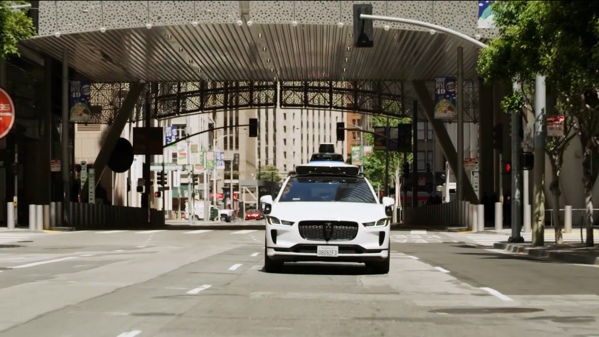 Waymo pulls nearly 4,000 robotaxis off roads