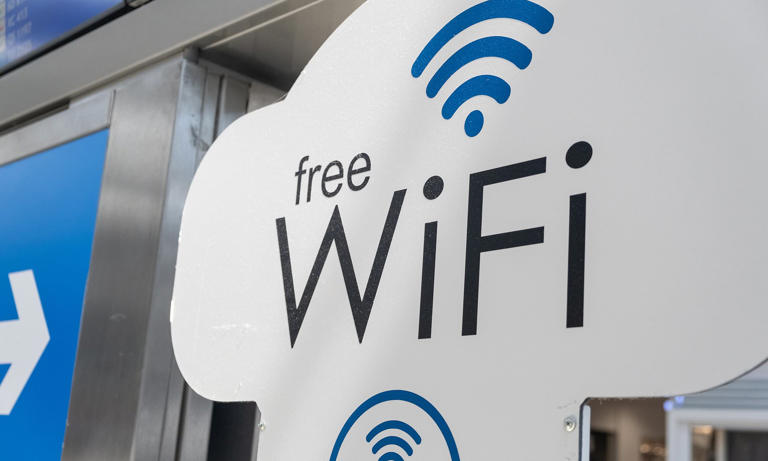 Cyber security expert reveals how hackers use airport WiFi to attack ...