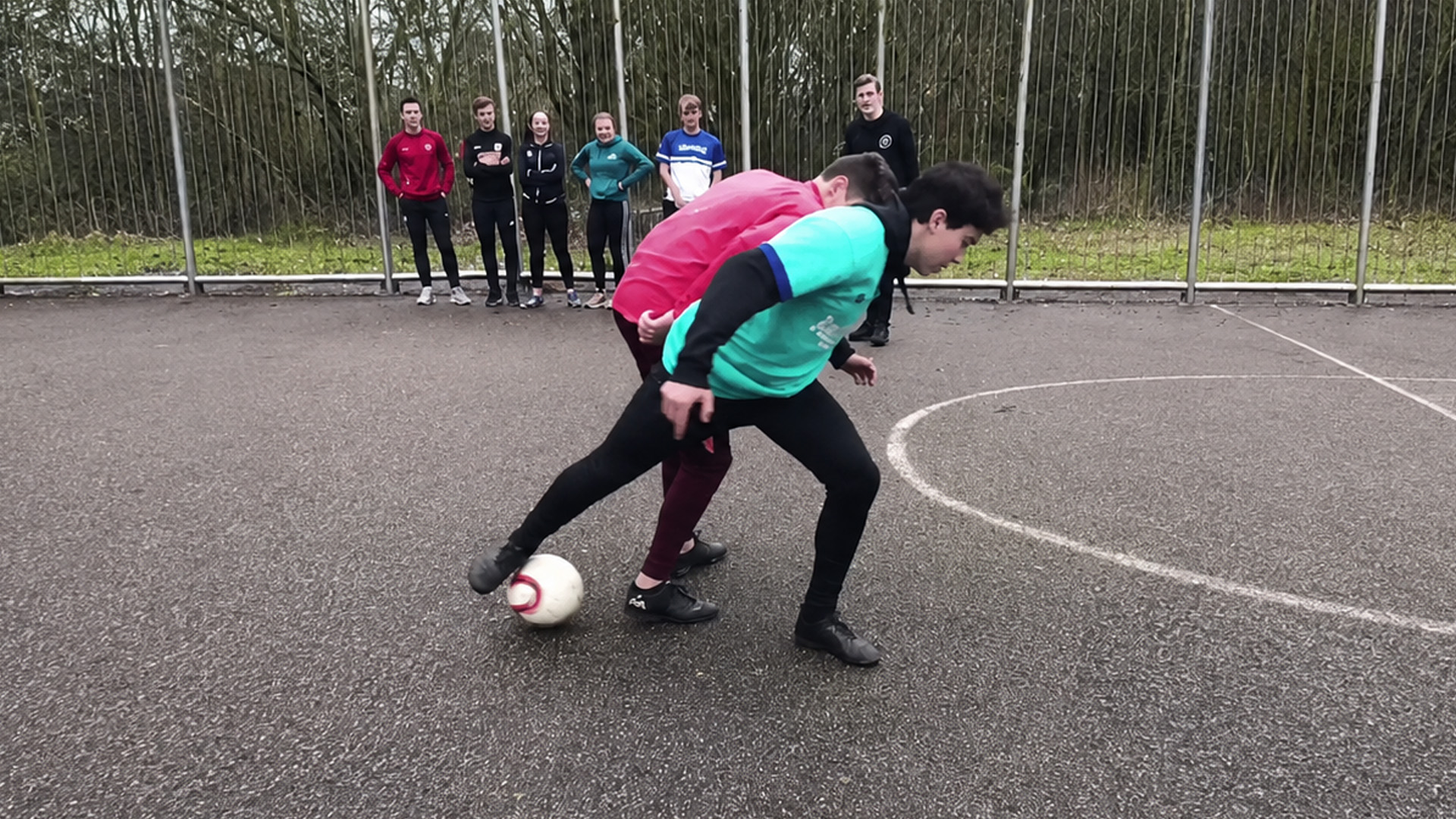 This nutmeg sequence completely fooled the defender