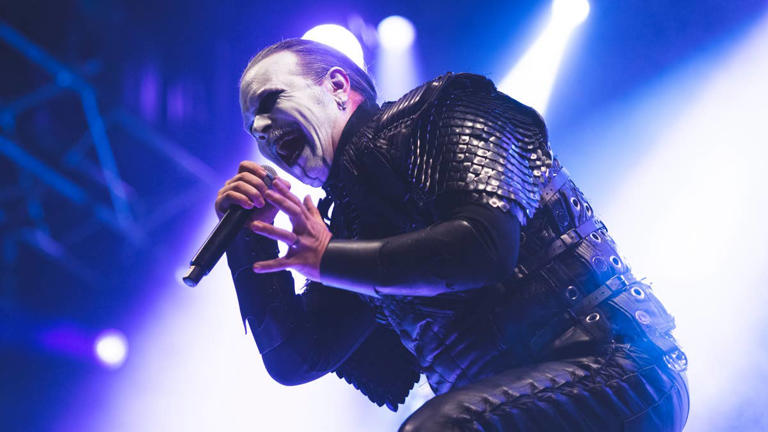 '90s metal band announces live album for the first time in 22 years