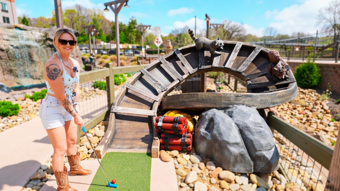 Lost Mine Adventure Golf: Holes 1-2
