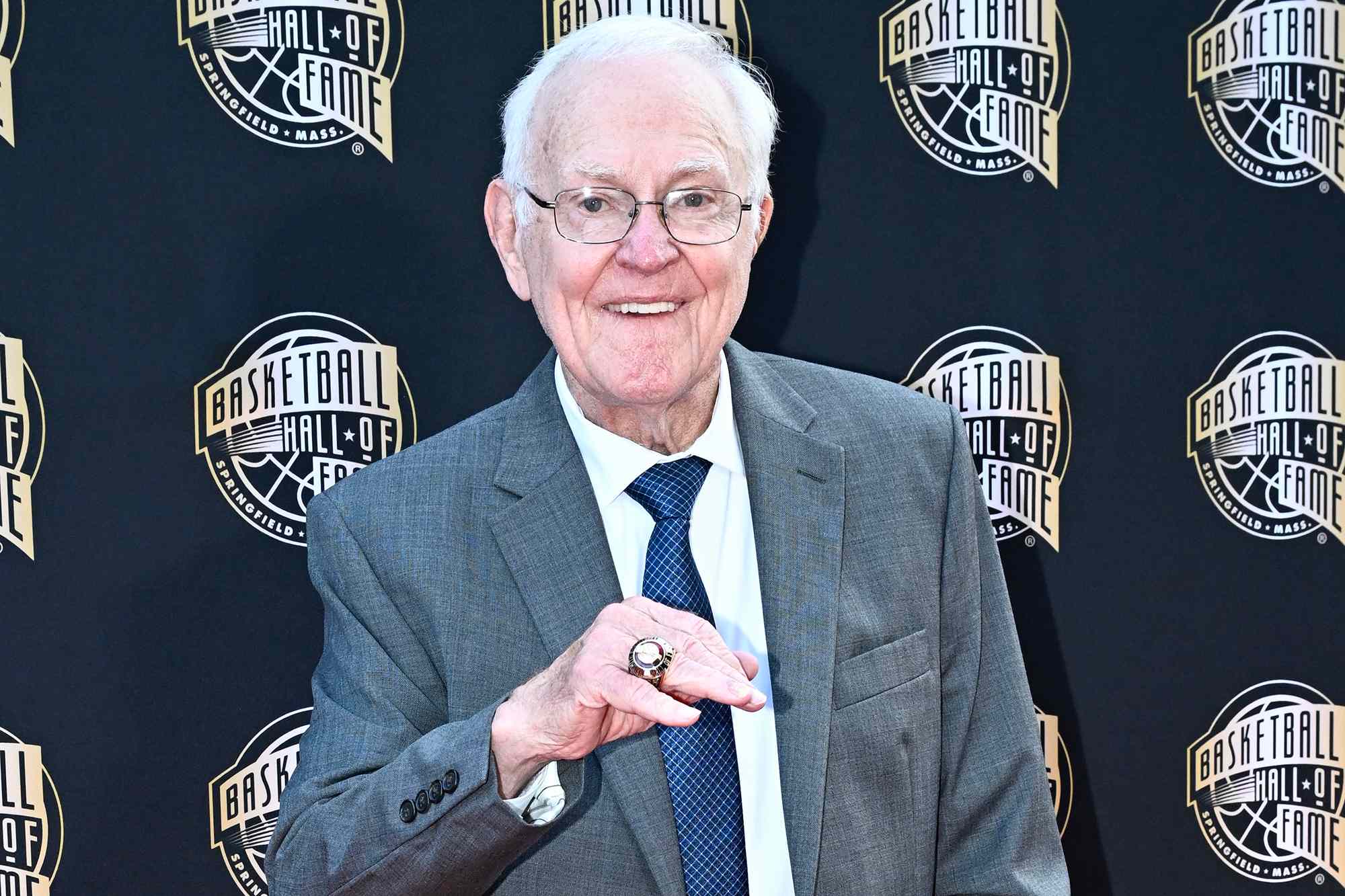 Gene Bess, Hall of Fame basketball coach, dies at 91
