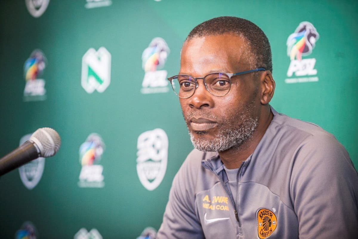 Former Kaizer Chiefs striker calls for Arthur Zwane to return as ...