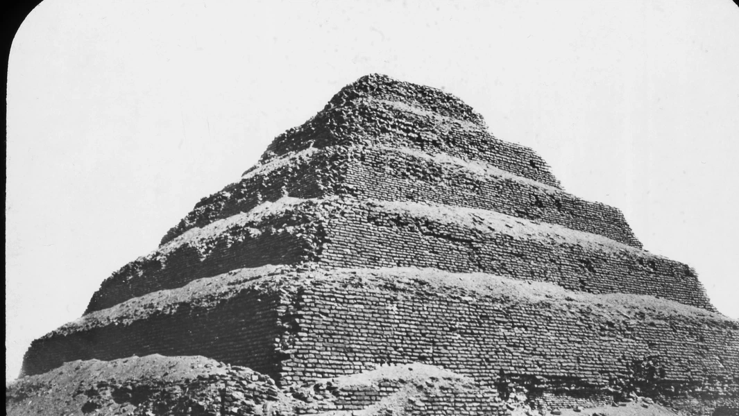 Ancient hydraulic lift theory reshapes pyramid construction history
