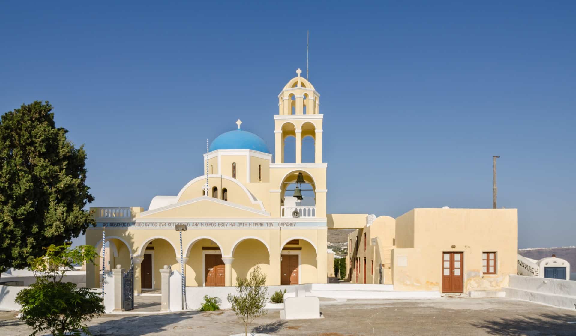 Savvy travelers always book these 10 destinations before the summer ...