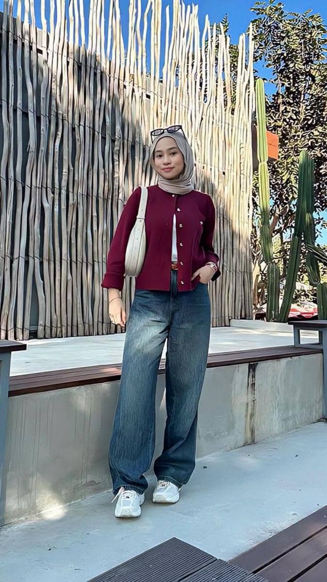 16 warna jilbab untuk baju warna maroon, elegan dan classy