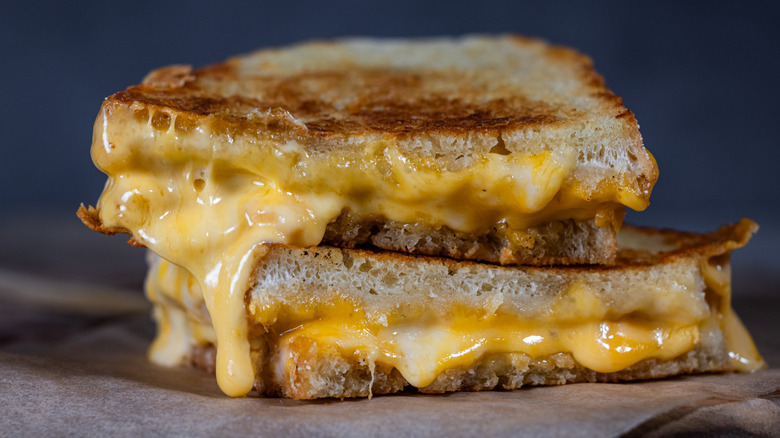 5 fast food chains that make grilled cheese sandwiches