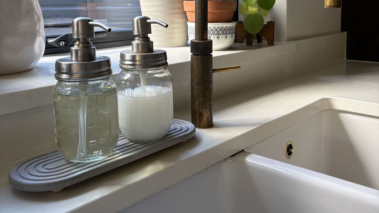 This genius £18 stone sink organiser that has stopped water from ...