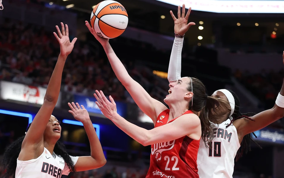 Clark's offense overshadowed by defensive woes in Fever loss