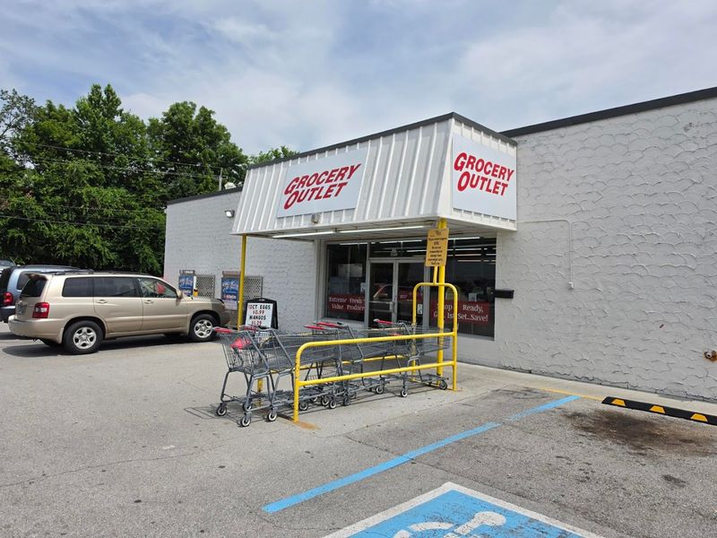 This Tennessee discount grocery store keeps prices low and the aisles ...