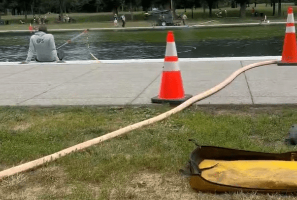 Crews drain Lincoln Memorial Reflecting Pool after algae, paint issues
