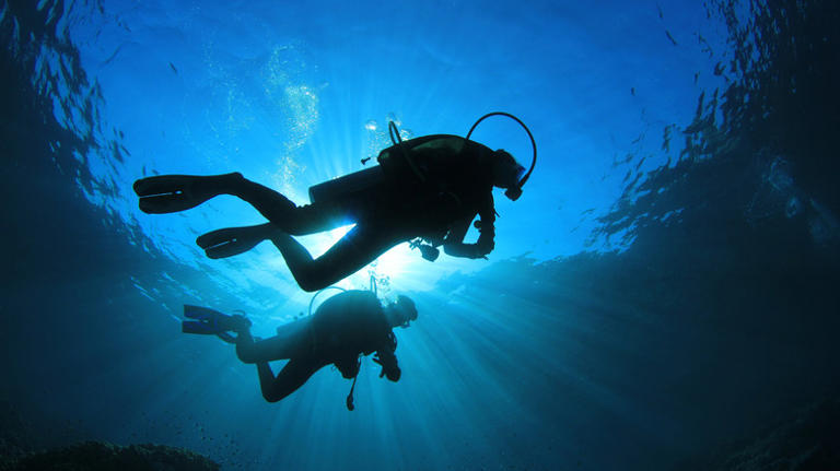 Canada's 'shipwreck capital' is a unique inland scuba diving ...